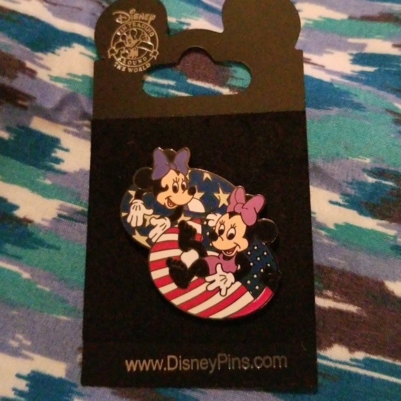 Disney | Jewelry | Disney Collectable Pin | Poshmark
